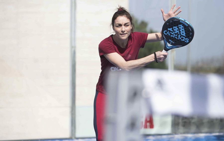 ¿Cuándo subo a la red en un partido de pádel?